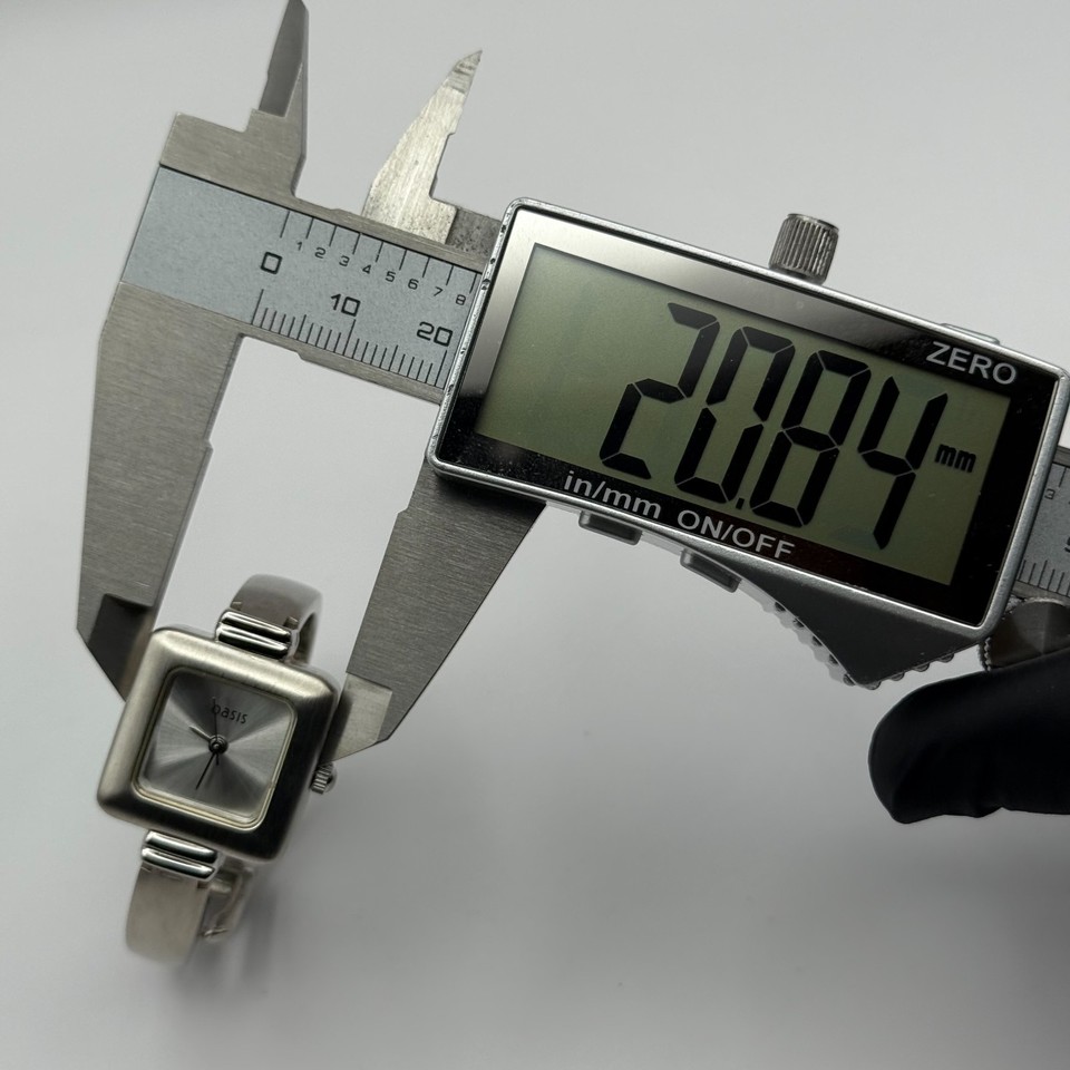 Oasis Ladies Quartz Watch B95 Silver Tone Bracelet Working 20mm 5.5 ...