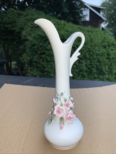 Lefton Pitcher Bud Vase #829 Raised Poised Roses Flowers Vintage White ...