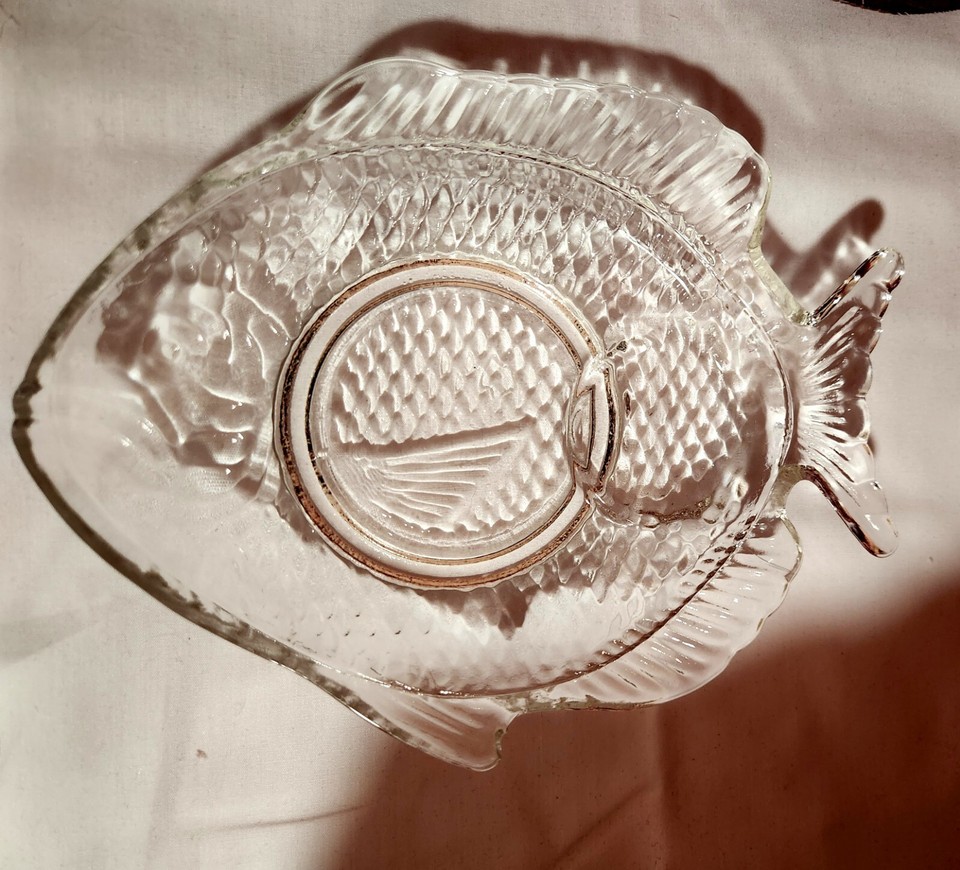 VINTAGE Glass Fish Shaped Dishes Plates With Dip Cup Area | eBay