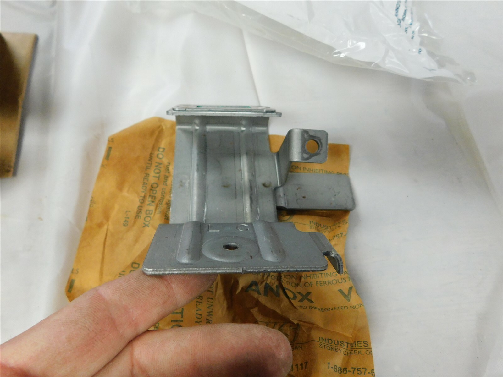 NEW 2002 03 2004 2005 FORD EXPLORER XLT SPORT LH HEADLINER BRACKET ...