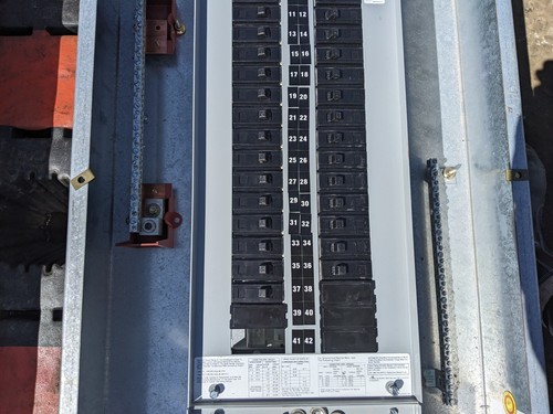 Cutler Hammer PRL1 Panelboard 225A 120/208 Volt 3 Phase 4W 42 Space Pow ...