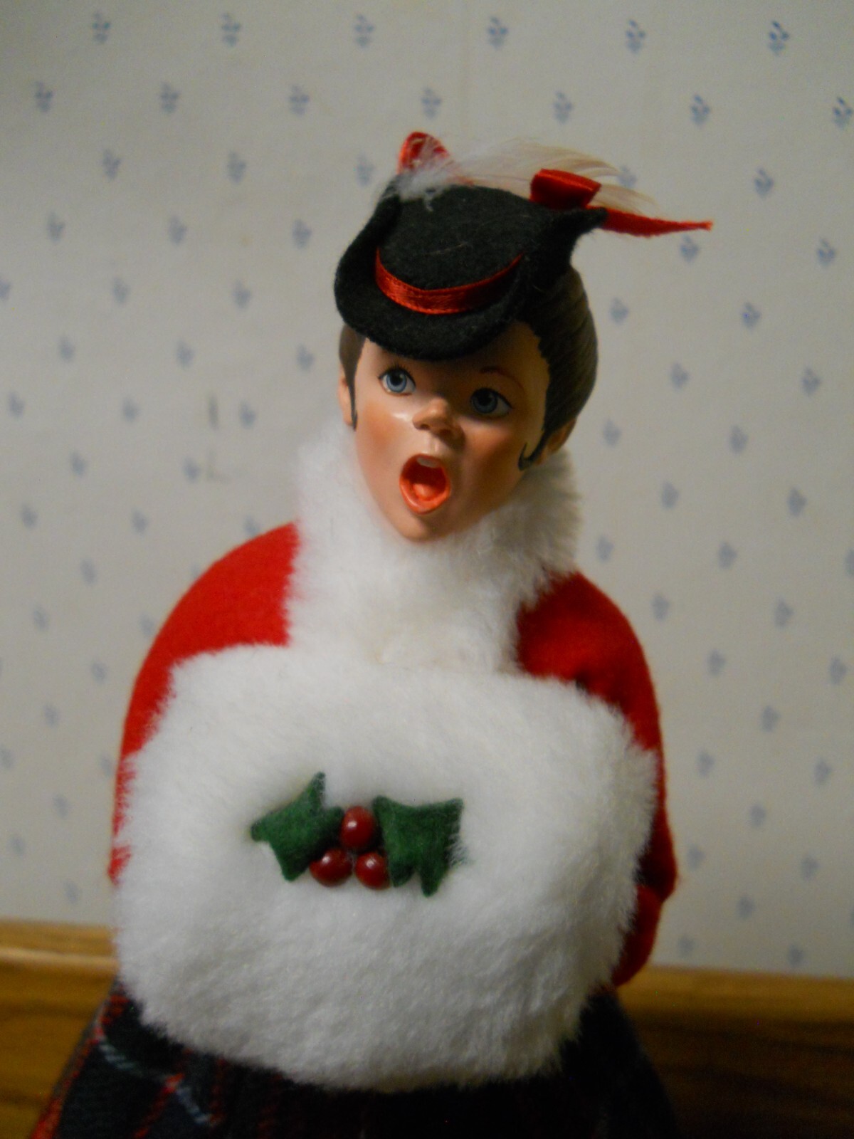 Simpich Character Dolls “Muff Lady” Dickens Christmas Carollers ...