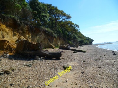 Photo 6x4 The Solent Way (181) Netley The beach at Netley is littered ...