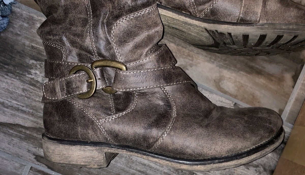 Sonja Bare Trap Boot