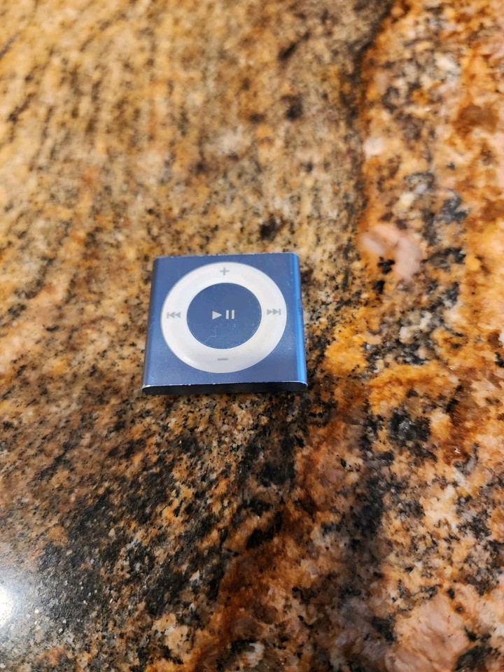 Apple A1373 iPod Shuffle 4th Generation 2GB iPod MP3 Player - BLUE ...