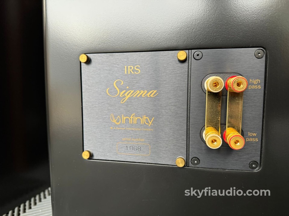 Infinity IRS Sigma Speakers - Amazing Condition