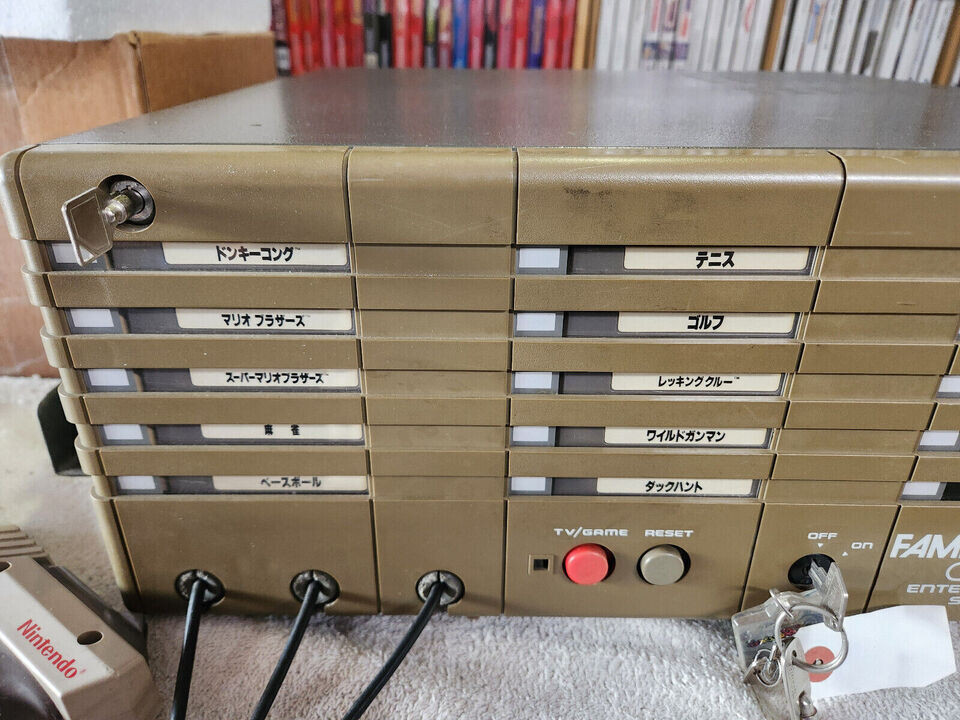 Nintendo NES Famicombox Hotel Console system/10 games/Keys/Coins/Coin box! RARE! | eBay