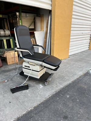 Pre-Owned Midmark 417 Power Podiatry Procedure Chair Programmable New ...