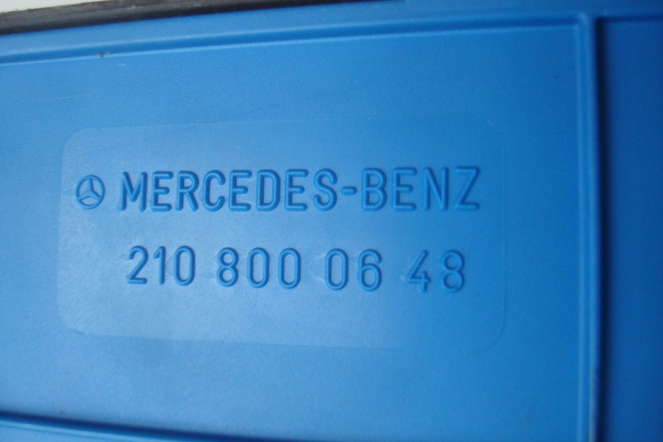 Mercedes w210 1996 E320 Hella vacuum pump 2108000648 Central locking ...