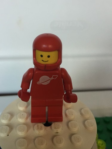 LEGO- CLASSIC SPACE & FUTURON MINIFIGURES- YOU PICK FROM LIST- CHOOSE ...