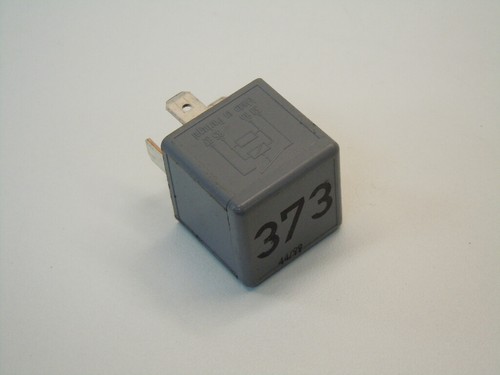 Audi A4 8E B7 Relay for Xenon Headlight Bulbs 373 8D0951253A | eBay