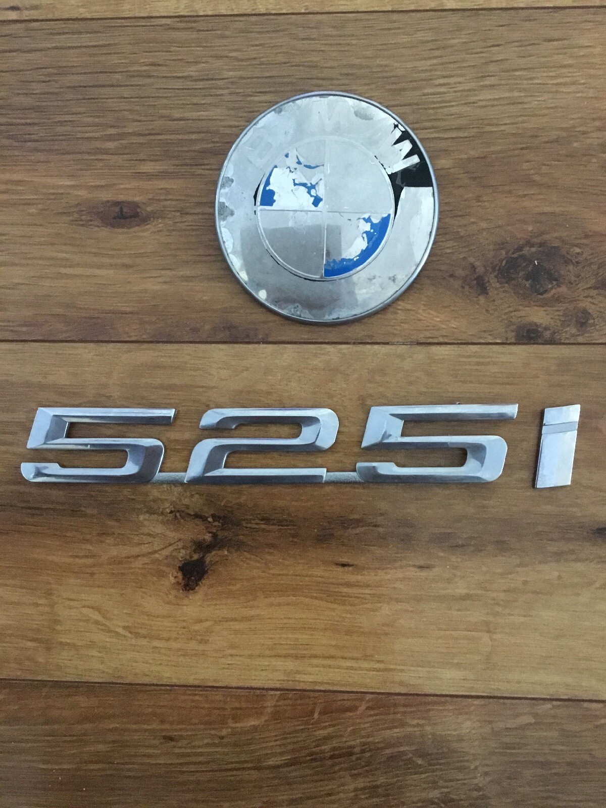 BMW ROUNDEL EMBLEM ORNAMENT OEM # 5114 8132375 USED And 525 I Trunk ...