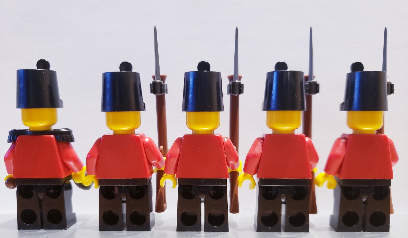 Lego PIRATES Imperial ROYAL GUARD Soldiers MINIFIGS Musket + Bayonet ...