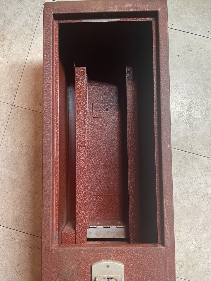 Vintage Roi-Tan Counter Matic Cigar Dispenser Quarter Vending Machine ...