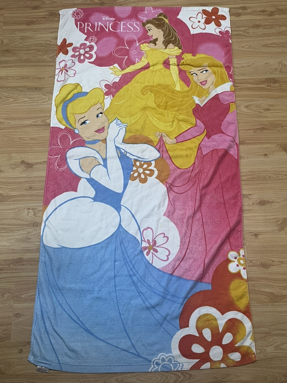 VINTAGE AUTHENTIC DISNEY STORE PRINCESSES BELLE CINDERELLA BEACH BATH ...