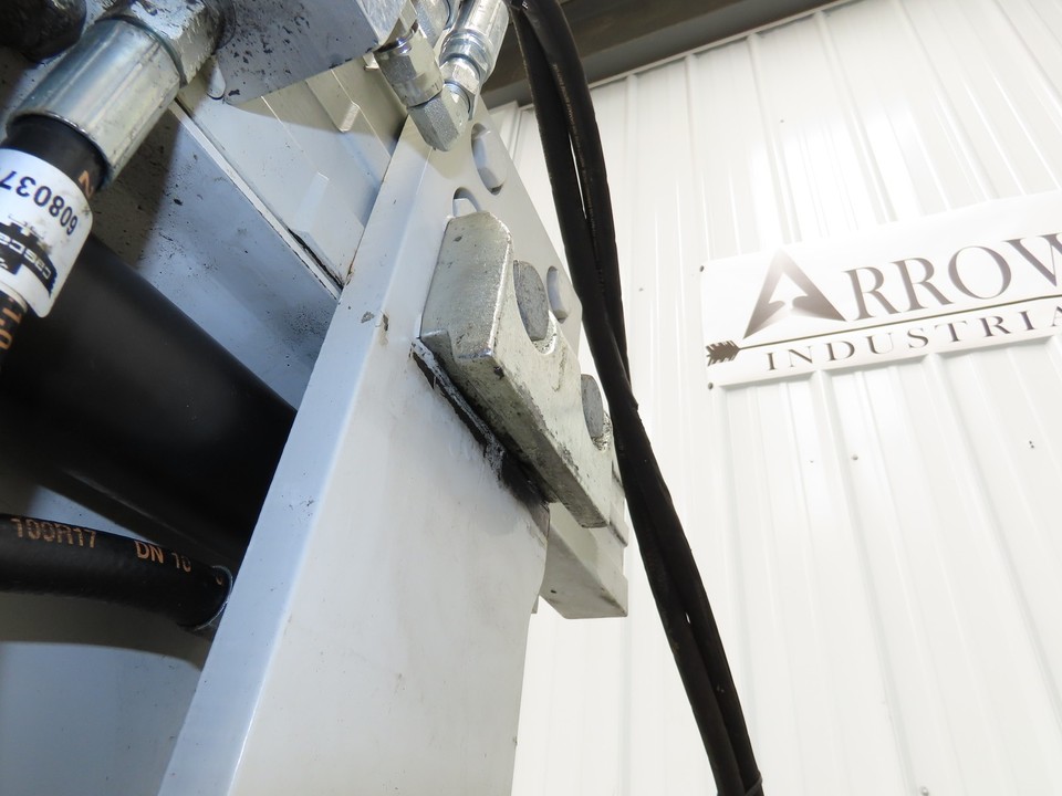 Cascade Razorback Cardboard Carton Bale Clamp Forklift Attachment ...