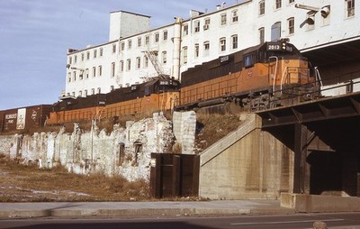 MS Orig Slide MILW Milwaukee Road GP40 #2013+2012+2061 w/Train ...