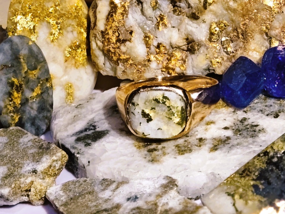 18K 16to1 mine Gold Quartz Signet Ring Gold Nugget Rare Gold in Quartz ...