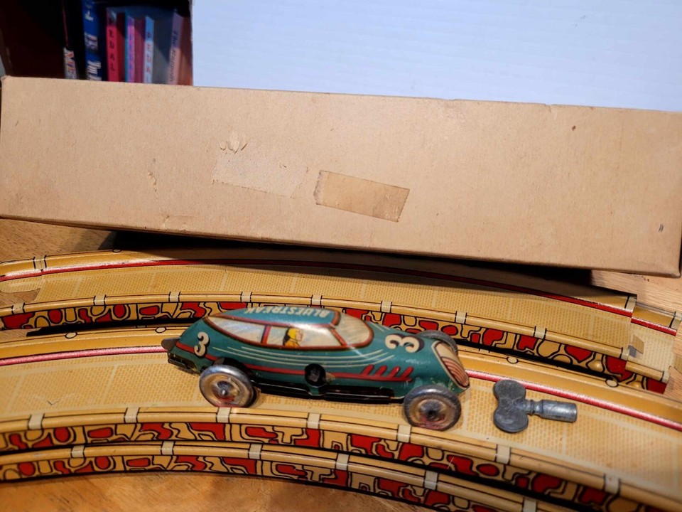 NICE Vintage 1930's MARX MECHANICAL SINGLE TRACK SPEEDWAY with RACE CAR ...