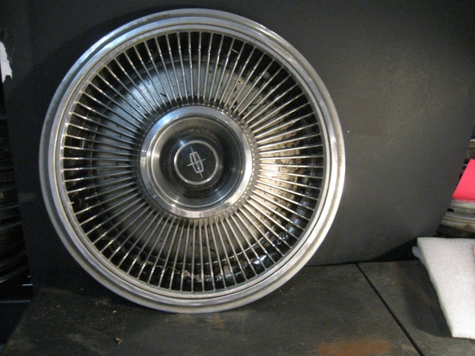 1970 1971 1972 1973 LINCOLN HUB CAPS | eBay