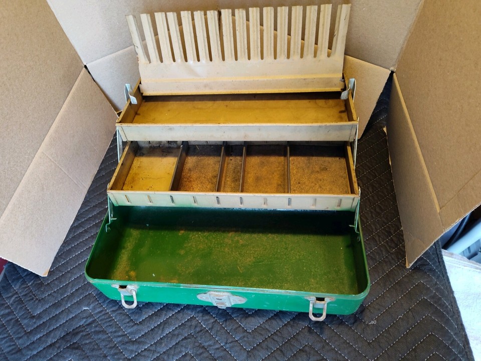 Vintage Eagle Lock Steel Chest Co. Metal Tackle Box. 1951 Est. Yr. | eBay