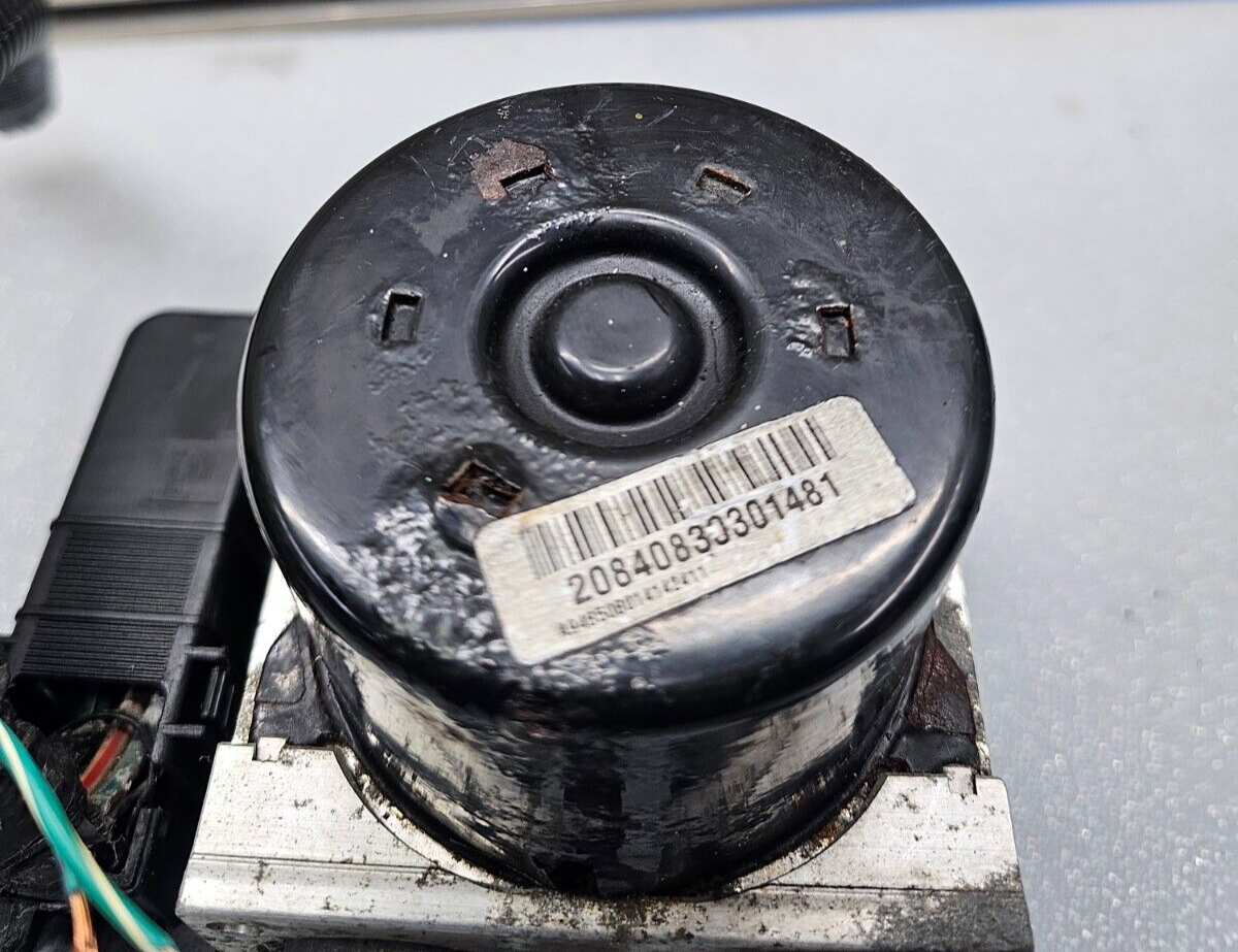 🔥08 Grand Caravan Town Country ABS Anti-Lock Brake Pump Pin Plug ...