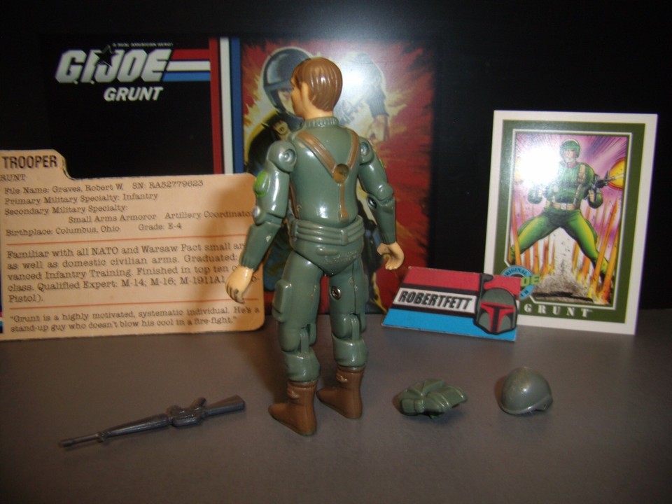 GI Joe Vintage 1982 GRUNT (V1), Lot "i", w/FC, Acc, 100% COMPLETE ...