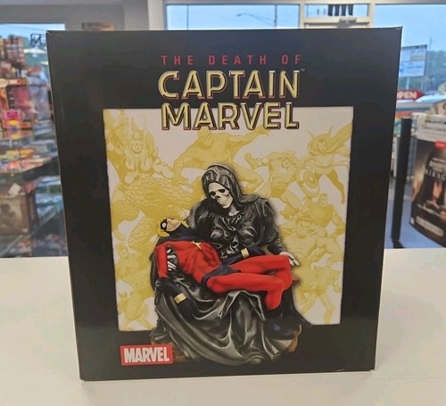 NEW 2002 Diamond Select The Death of Captain Marvel Statue - FREE ...