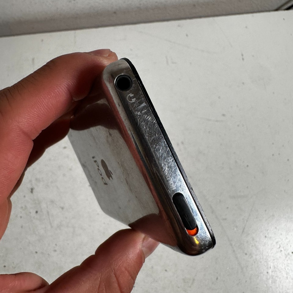 Apple iPod 6th Generation A1238 80GB Portable Handheld Digital MP3 ...