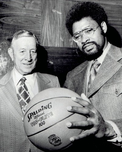 1971 AP Wire Photo UCLA basketball John Wooden & UC Riverside coach ...
