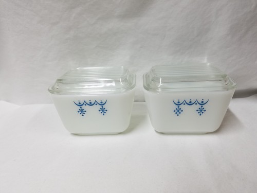2 Pyrex Snowflake Pattern Refrigerator Dishes With Lids | eBay