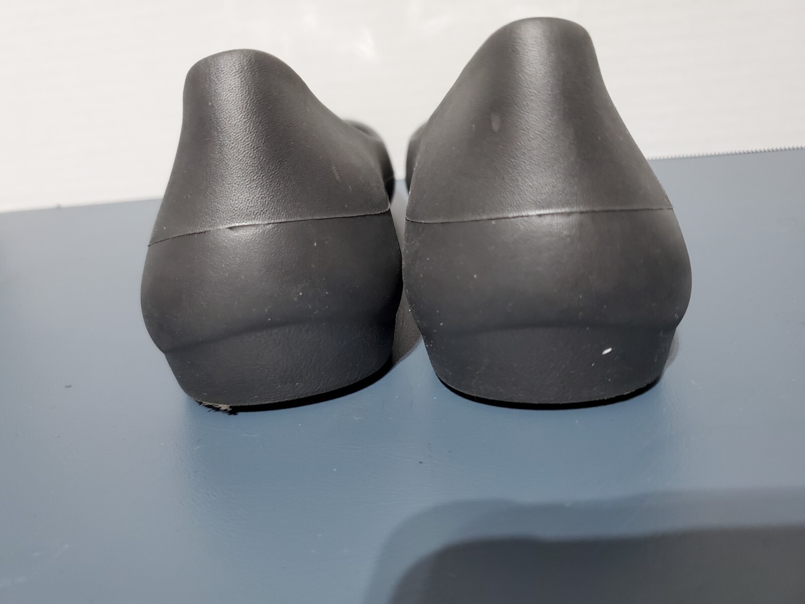 CROCS Women's Gianna Silver Medallion Grey Flats Sz 8… - Gem