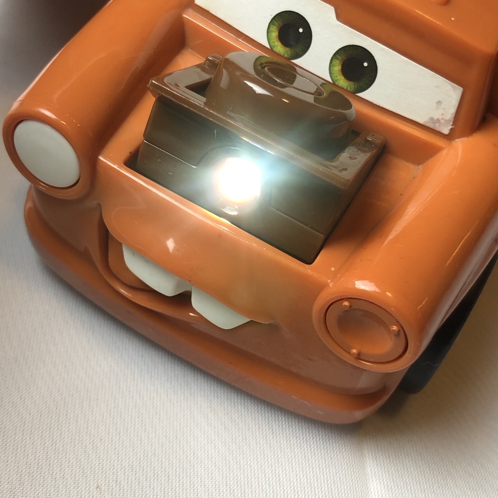 Disney Pixar CARS 2 Tow Mater TALKING FLASH LIGHT Tow Truck Wrecker ...