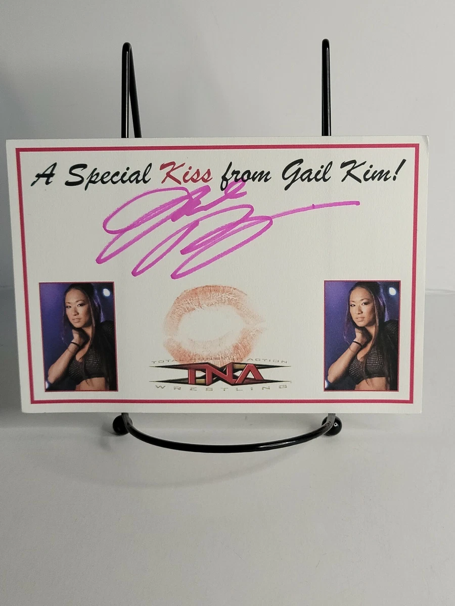 Gail Kim Kiss