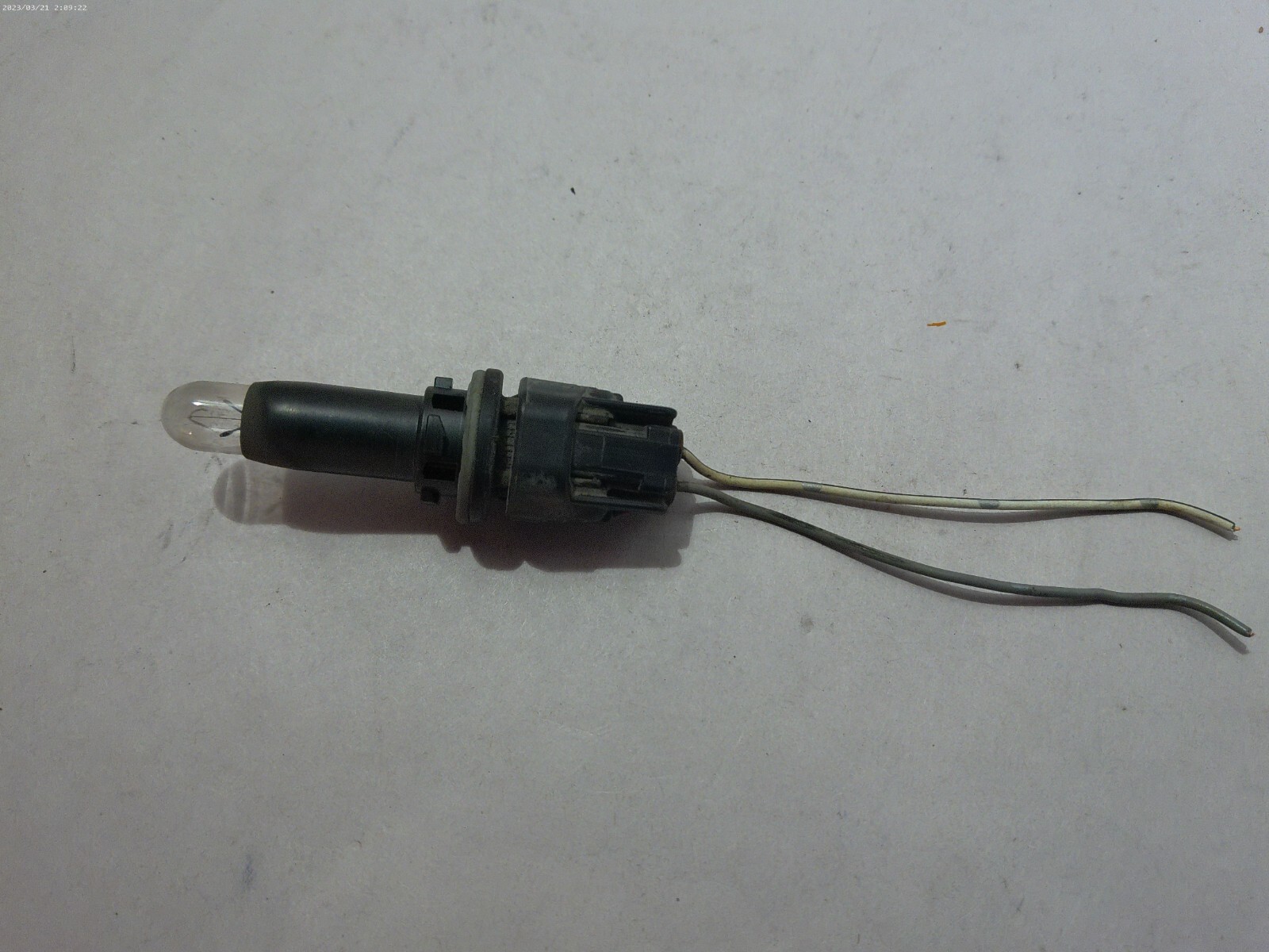 04 05 06 LEXUS RX330 HEADLIGHT LAMP LENS SMALL BULB BLACK PLUG 2 WIRE ...
