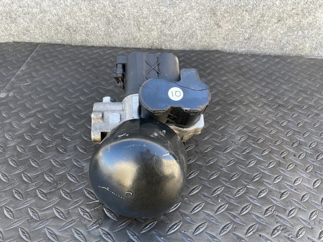 2007-2013 Mercedes-Benz W221 S550 OEM ABC Front Suspension Valve Tank ...