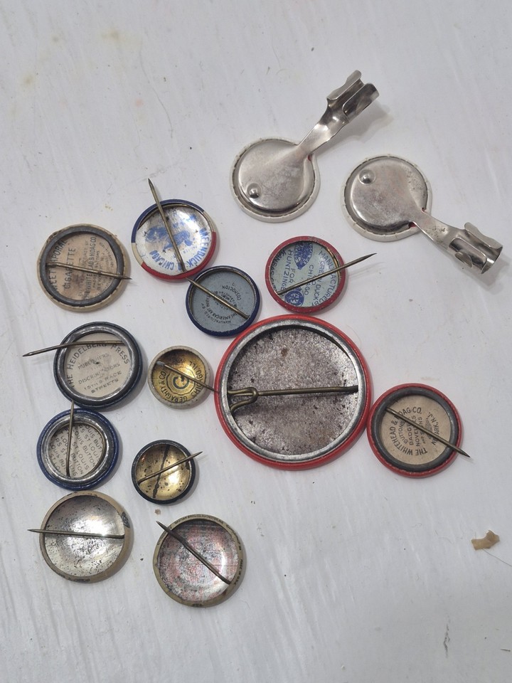 Lot of Vintage 1930s 1940s 1950s Pinbacks Buttons Pins Service/Union ...