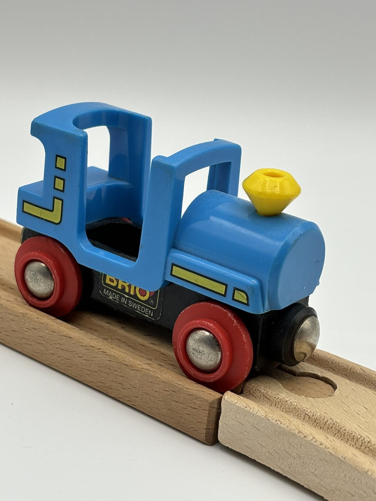 Blue Train Engine w/ Driver Compartment BRIO Wooden Railway 33238 GUC ...