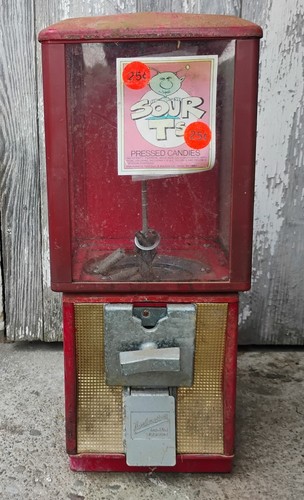 Vintage Northwestern Vending Machine, 25 Cents, Metal w/ Plastic Face R ...