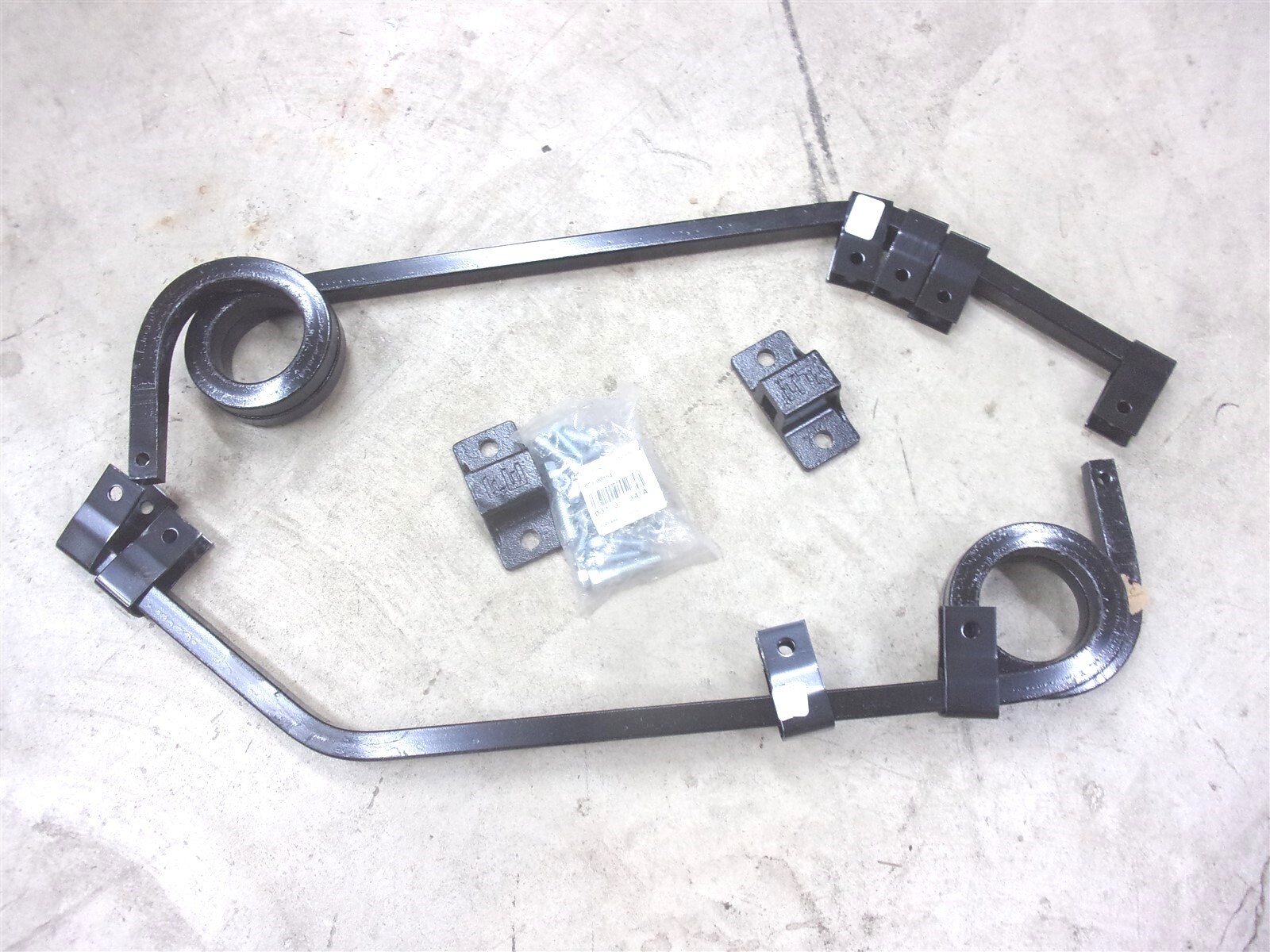 031-00110 FLEET ENGINEERS SQUARE DOUBLE COIL HEAVY DUTY MUD FLAP HANGER ...