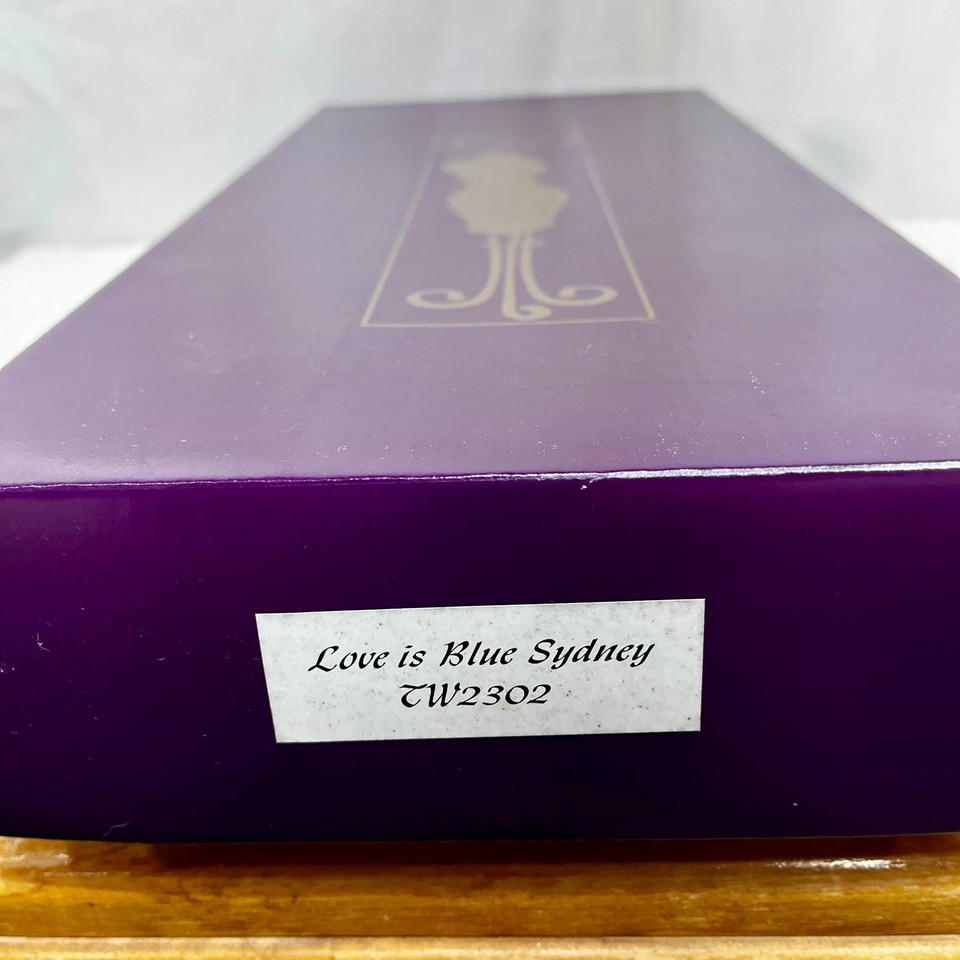 Love is Blue Sydney Chase Doll Tonner 16" W/ Stand & Box No Blue Costume TW2302 | eBay