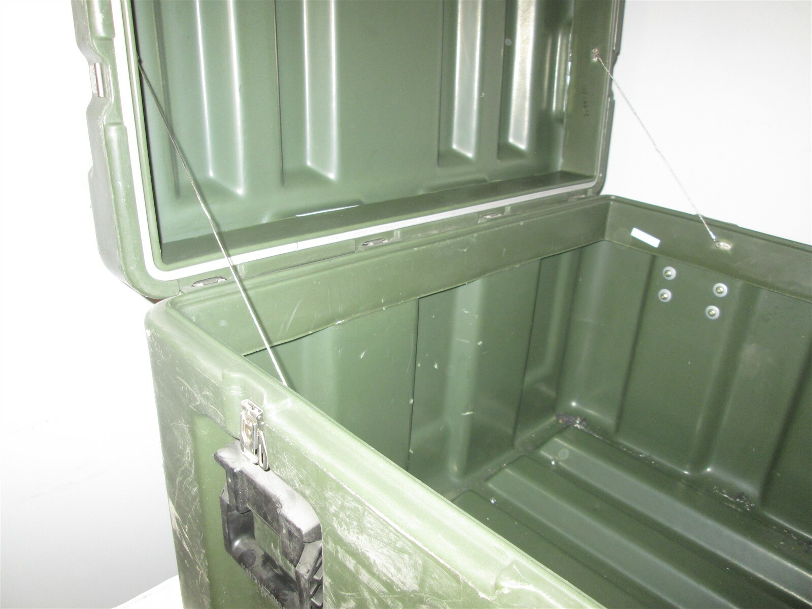 Hardigg Pelican Wheeled Single Lid Hard Case Trunk 35x28x24 Expedition ...