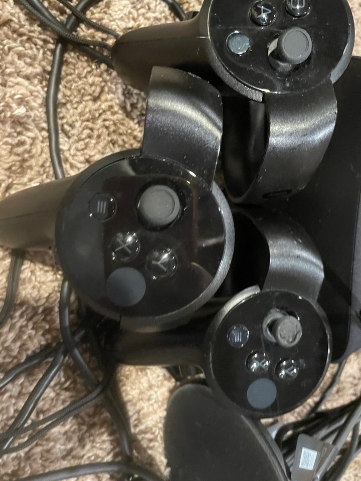 Oculus Rift CV1 PC(2 Controllers, 2 Sensors) plus extra Headset and L ...