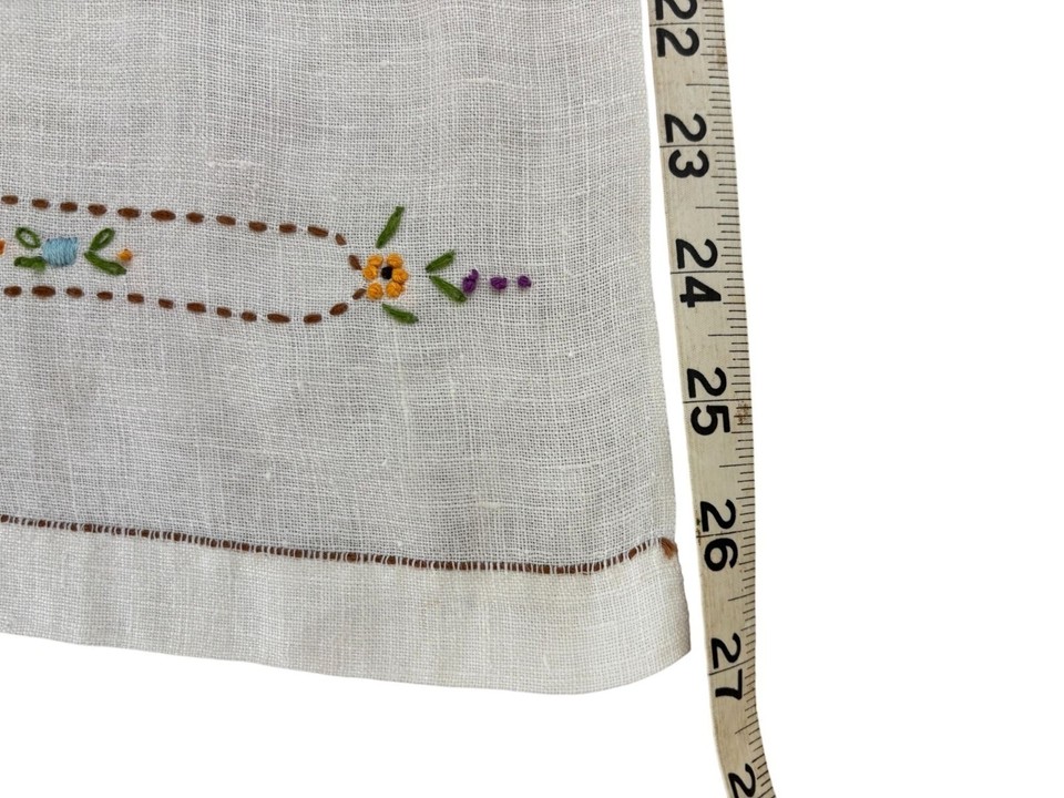 VTG White Linen Hand Towel w Embroidered Floral Wreath & Dotted Border ...