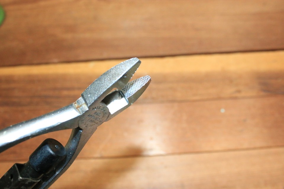 MILBAR 9.75" WIRE TWISTER PLIERS SAFETYTWIST USA Pat applied for ...