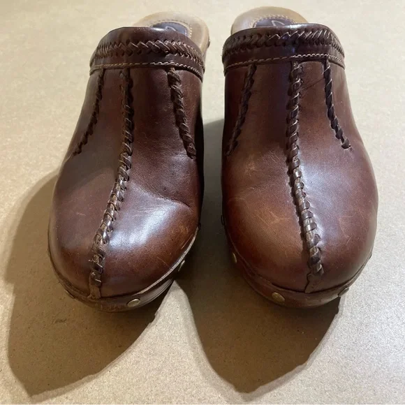 Clarks Artisan Brown Leather Clogs with Wooden Heel Size 5.5M | eBay