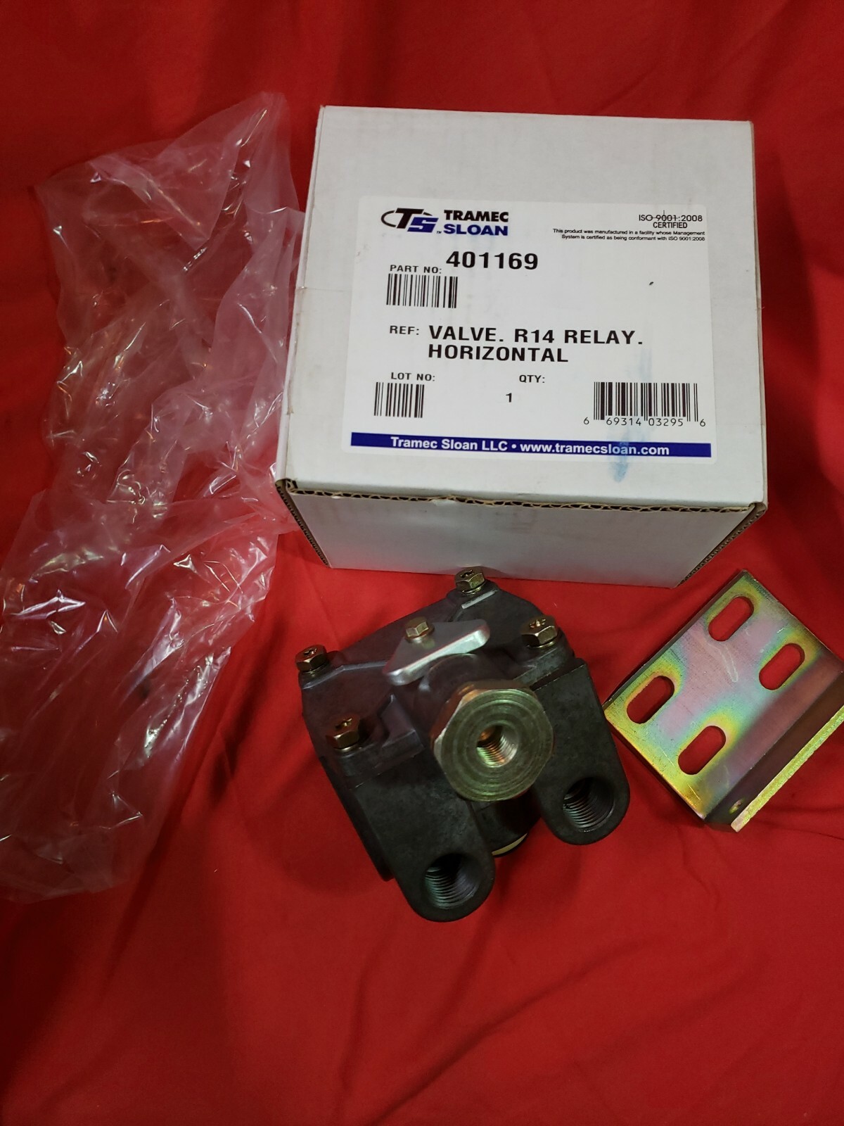 Tramec Sloan 401169 Valve R14 Relay Horizontal and bracket. New, free ...