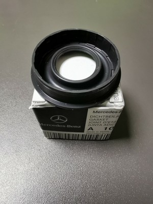 NEW Genuine OEM Mercedes-Benz E320 300E C280 300CE Valve Cover Breather ...