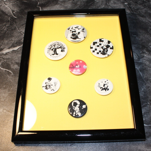 FELIX THE CAT PINS / BUTTONS , IN 10 1/2" BY 8" PLASTIC FRAME , 7 ...