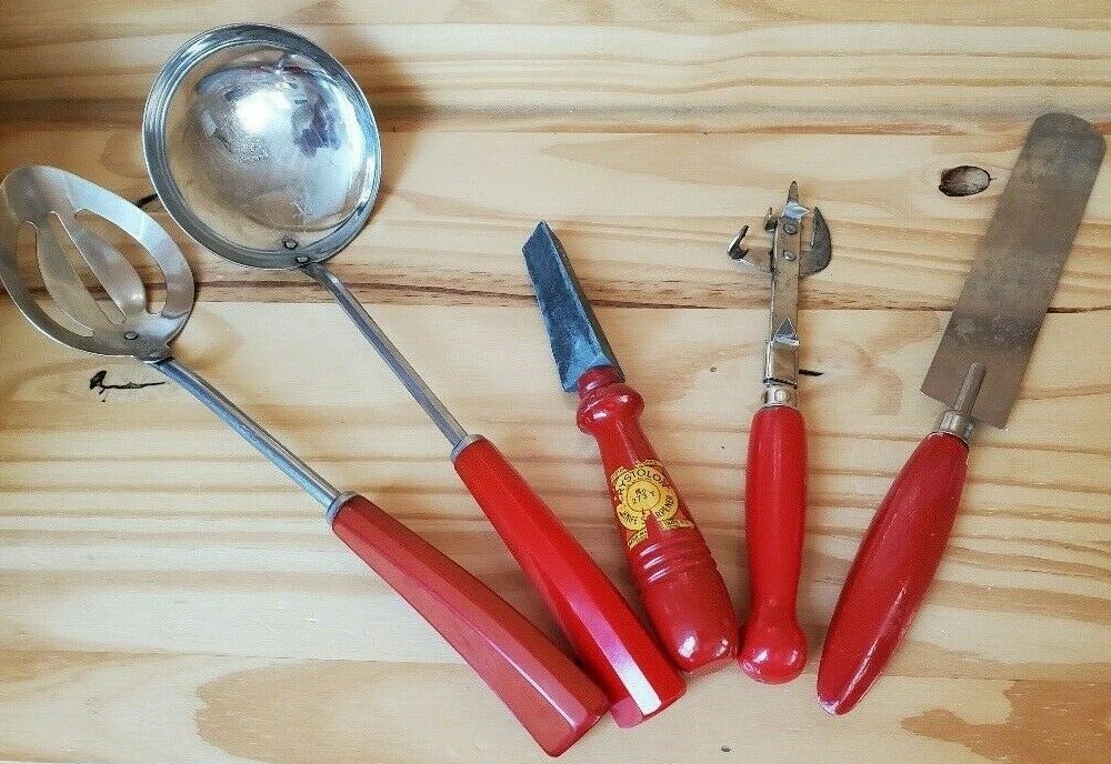 Vintage Lot of 5 Red Handle Utensils Bakelite / Wood Retro Farm Kitchen ...
